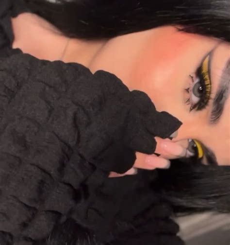 Pin By Sara Chenatlia On Make Up Asian Eye Makeup Aesthetic Girl