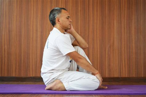 Matsyendrasana Poorna And Ardha Yoga Steps And Its Benefits Guide