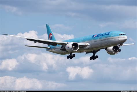 Hl8208 Korean Air Boeing 777 3b5er Photo By Sierra Aviation Photography