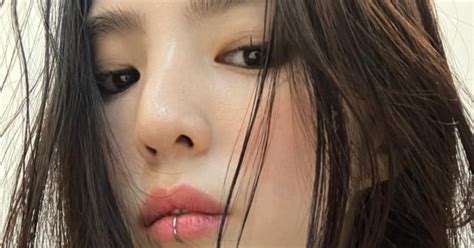 한소희 입술 피어싱 볼터치만 했을 뿐인데 진한 화장 안해도 퇴폐美[ten★]