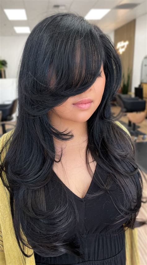 27 Long Layered Haircuts For Round Faces Layered Cut With Dramatic