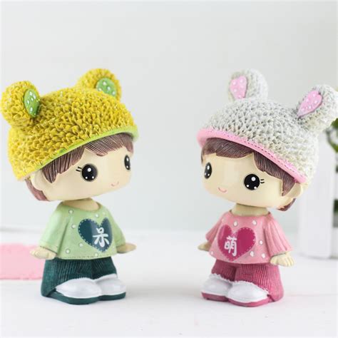 新款促销可爱摇头呆萌情侣创意汽车饰品摆件车载摇头娃娃家居装饰虎窝淘