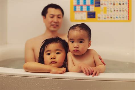 「親子 お風呂」の画像 1271 件の Stock 写真、ベクターおよびビデオ Adobe Stock