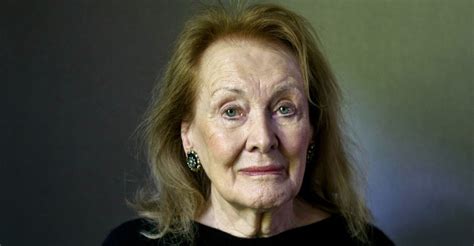 Le Jeune Homme Annie Ernaux Ouvre Le Temps