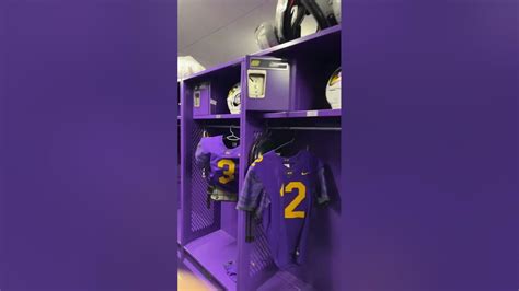 College Football Locker Room On Game Day 😈🔥 Youtube