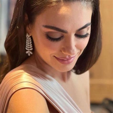Mila Kunis Official Account