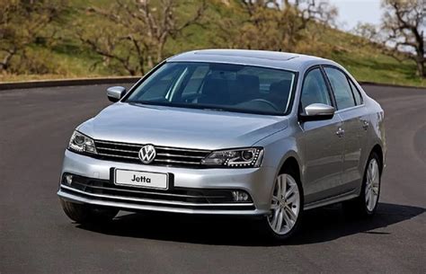 Por Cerca De R 58 Mil Volkswagen Jetta Comfortline 1 4 Tsi 2015 Sedã