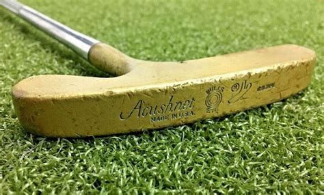 Acushnet Original Bullseye Putter Rh Fluted Steel ~35 New Grip