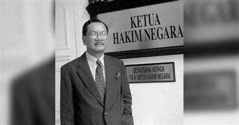 Tun Mohamed Dzaiddin Abdullah Peguam Pertama Jadi Ketua Hakim Negara Berita Harian