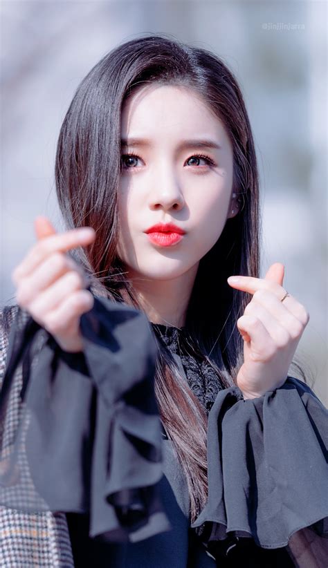 Pin By Andrea Piazzola On Loona Kpop Girls Ulzzang Girl Korean Girl Groups