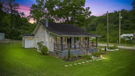 1830 Yaphank Rd Soddy Daisy Tn 37379 See Est Value Schools And More