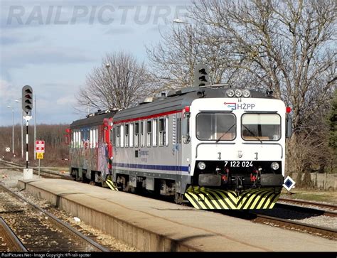 7122 024 HŽ - Hrvatske željeznice 7122 at Kloštar, Croatia by HR-rail ...