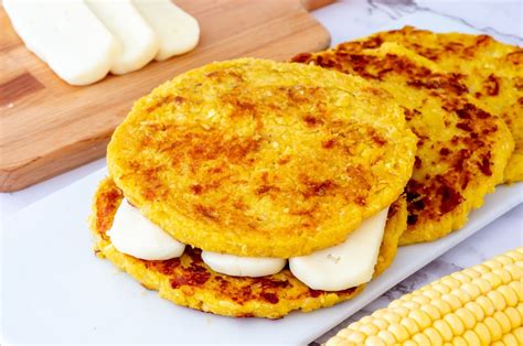 Arepa De Choclo La Irresistible Receta Colombiana Con Queso