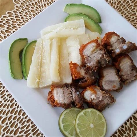 Yuca Con Chicharron Receta Dominicana De Chicharron De Cerdo