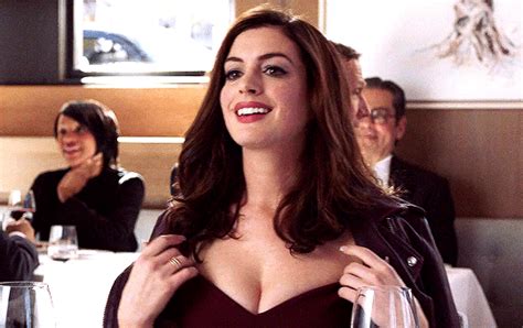Dailyshowbiz Anne Hathaway As Daphne Kluger Tv And Film S