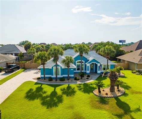 Coastal Luxury At Its Finest Seaside Palm House In La Fontaine