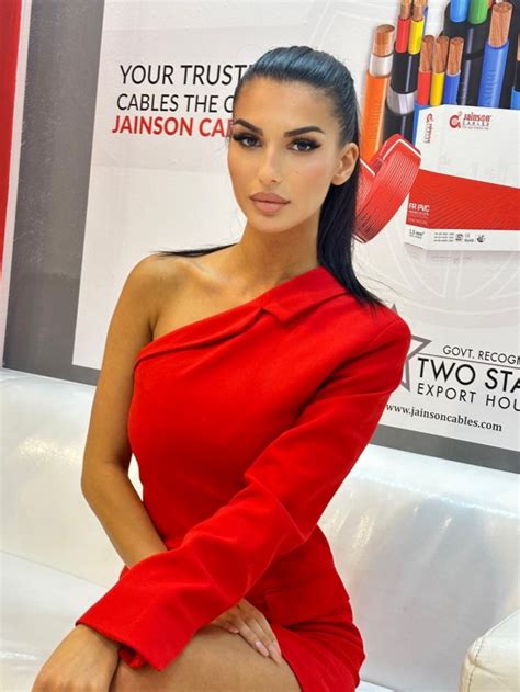 Elida Victory Models Professional Event Models Hostesses And Catering Services For