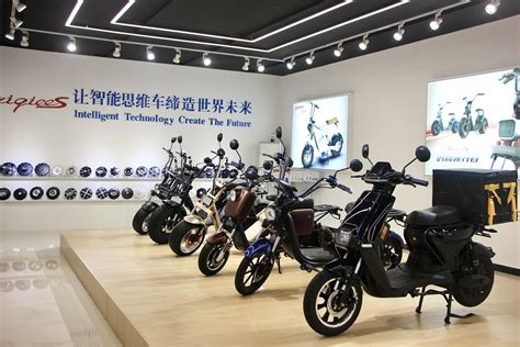 Cheap Luqi Adult Eec Approved Removable Battery Electric Scooter For