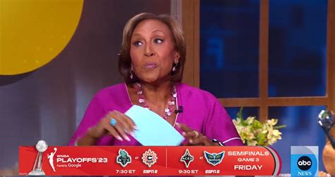 Gmas Robin Roberts Swats Michael Strahans Butt With Cue Cards After 256 Lb Host Sits On Her