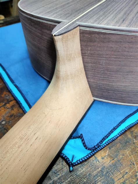 Fernando Moreno Introduces A New Rosette Pattern In His New Guitar Built For Gsi