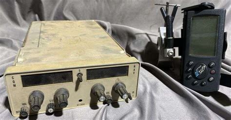 Aircraft Radio Cessna Rt 385a And Gps Pilot Three Metzger Property