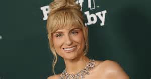 Meghan Trainors Strapless Gown Looks Straight Out Of A Fairytale