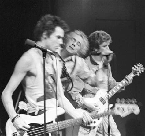 The Sex Pistols 1977 Classic Rock In Pics Facebook