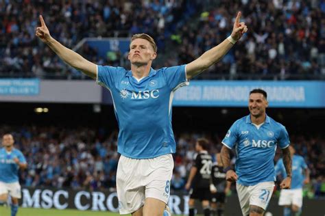 Mctominay Uomo Simbolo Del Napoli è In Corsa Per Un Importantissimo