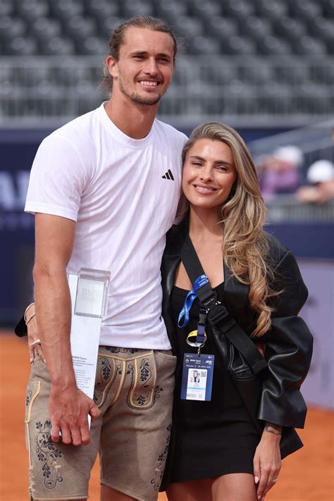 Pictures Alexander Zverev And Girlfriend Sophia Thomalla Hit The Beach