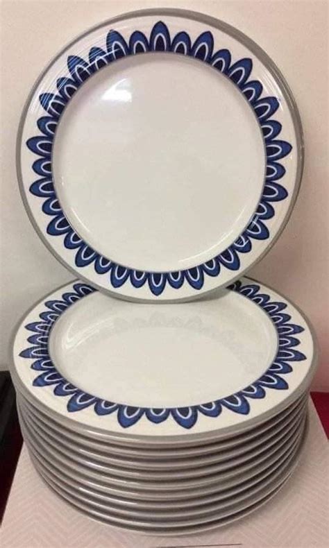 Tupperware Dinner Plates 1 Doz Furniture And Home Living Kitchenware