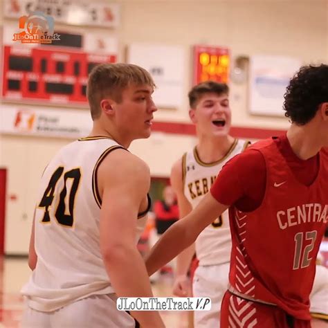 Dont Get In Gavin Hinkers Way Mitchells Center With A Mean Dunk On Rc Central