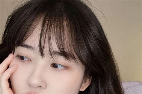 후방주의소람잉 핑크끈나시 뽀얀 가슴골 인스타 촬스의 이슈와 유머