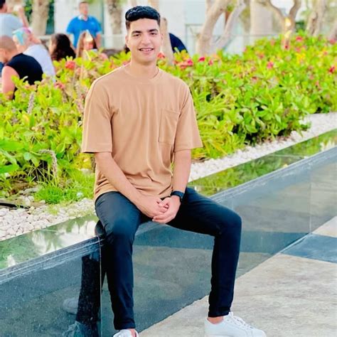 Ayman Ayman Mostafa 22 • Threads Say More