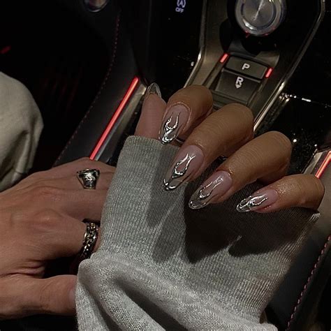 30 Cool Chrome Nails To Inspire You Metallic Nails Design Chrome