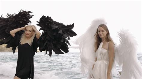 Kostum Malaikat Foto Video Stok And Rekaman Bebas Royalti Istock