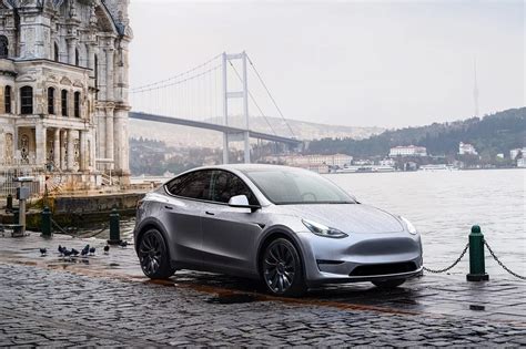 Tesla Model Y 62 Kwh 299 Km 2025 Suv Skrzynia Bezstopniowa Napęd Tylny
