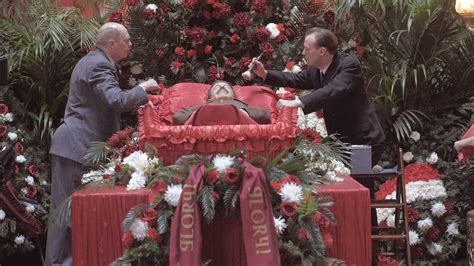 סטלין מת הוא סרט מצחיק שאמור להטריד את מי שרואה מה קורה סביב אתר