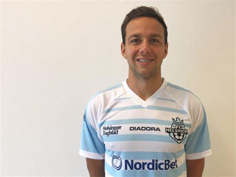 Tre årig Kontrakt Til Patrick Olsen Helsingørs Fodboldhistorie