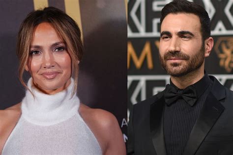 Jennifer López Y Brett Goldstein Son Cazados Juntos Tras El Escenario Con El Elenco De Oh