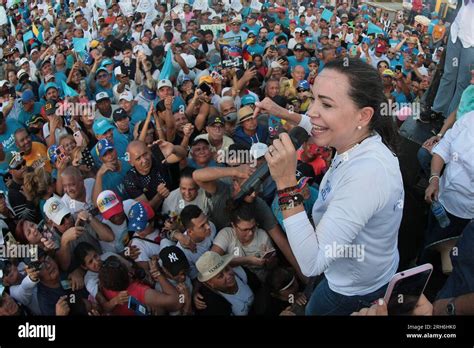 Maracaibo Venezuela11 08 2023maria Corina Machado Greets Her