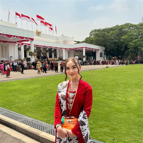 Profile Of Elina Joerg Young Actress Celebrating Birthday With Umrah