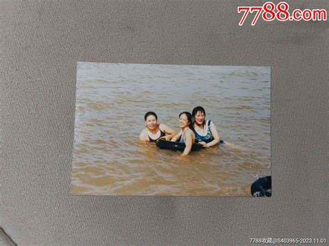 彩色照片（美女泳装合影）老照片点子正【7788收藏收藏热线】