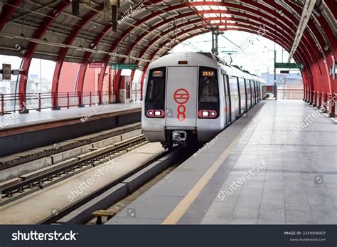 Metro Train Station