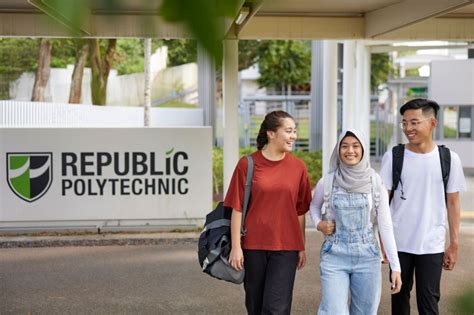 More Fresh Poly Grads In Full Time Jobs With Higher Pay In 2023 Republic Polytechnic