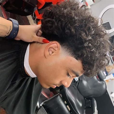 Los 5 Mejores Cortes De Pelo Taper Fade Blowout Para 2021 Cool Men S