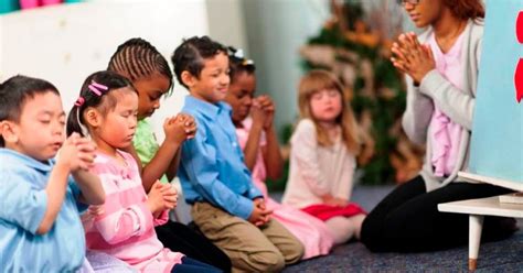 25 Powerful Opening Prayers For Class