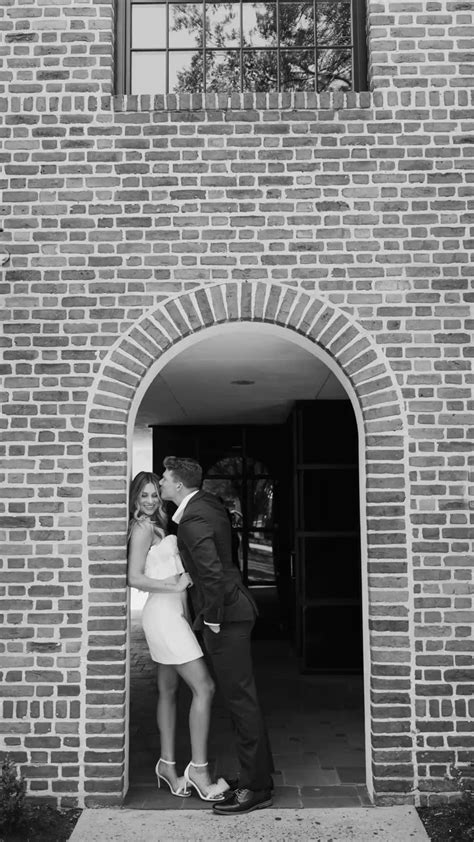 Classy And Chic Engagement Photos Classyphotos Couplephotos