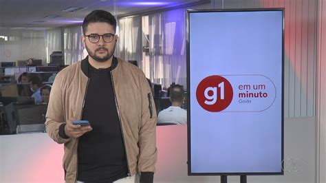 Vídeo G1 Em 1 Minuto Goiás Homem Morre Após Ser Picado Por Cobra Em