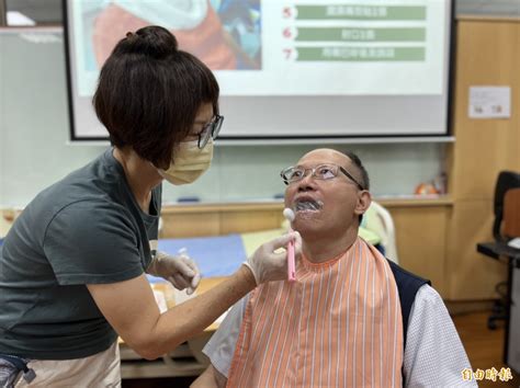 台中照服員學習口腔照護 提升機構長輩生活品質 自由健康網