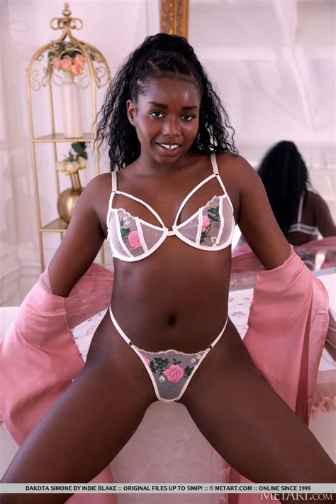 Hot Black Teen Dakota Simone Gets Totally Naked In Order To Bathe CoedCherry